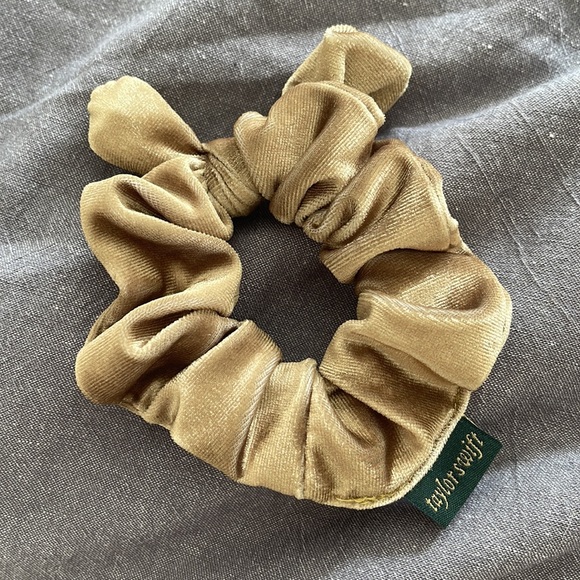 Taylor Swift | Jewelry | Taylor Swift Necklace And Scrunchie Bundle ...